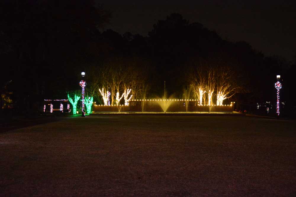 Tyler Rose Garden opens Holiday Lights in the Garden attraction | Tyler ...