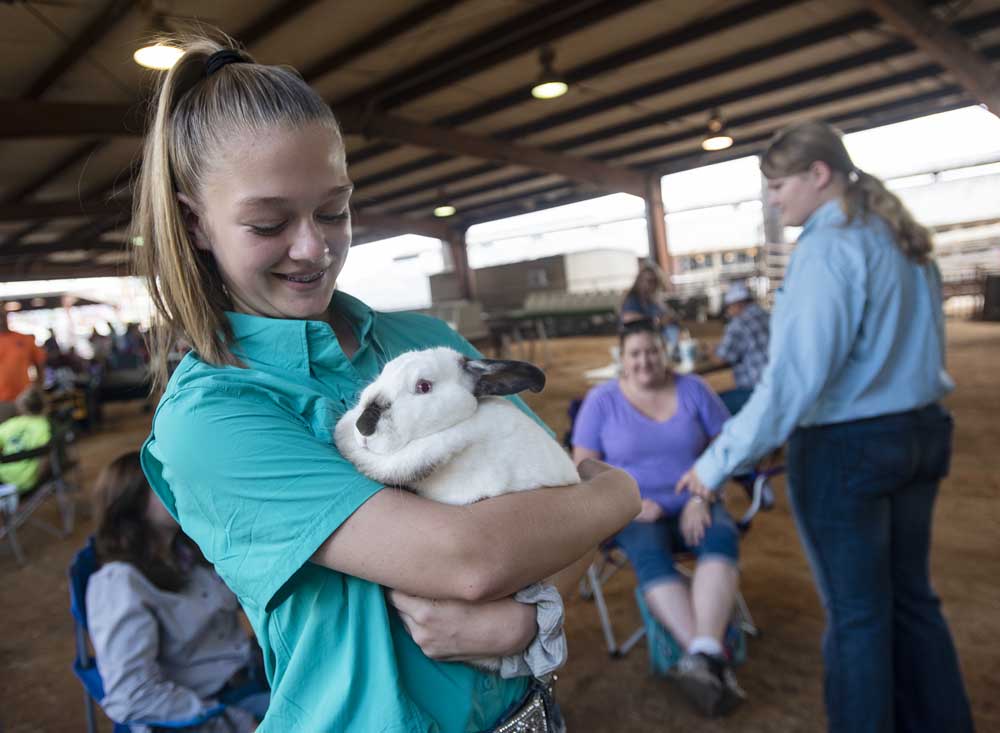 Smith-Shively: Growing leaders through 4-H and the East Texas State ...