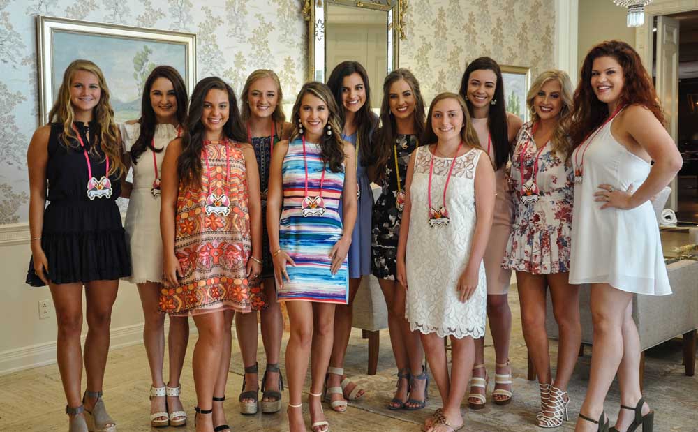 In Focus: Friends of the Rose host ‘Everything’s Coming Up Roses ...