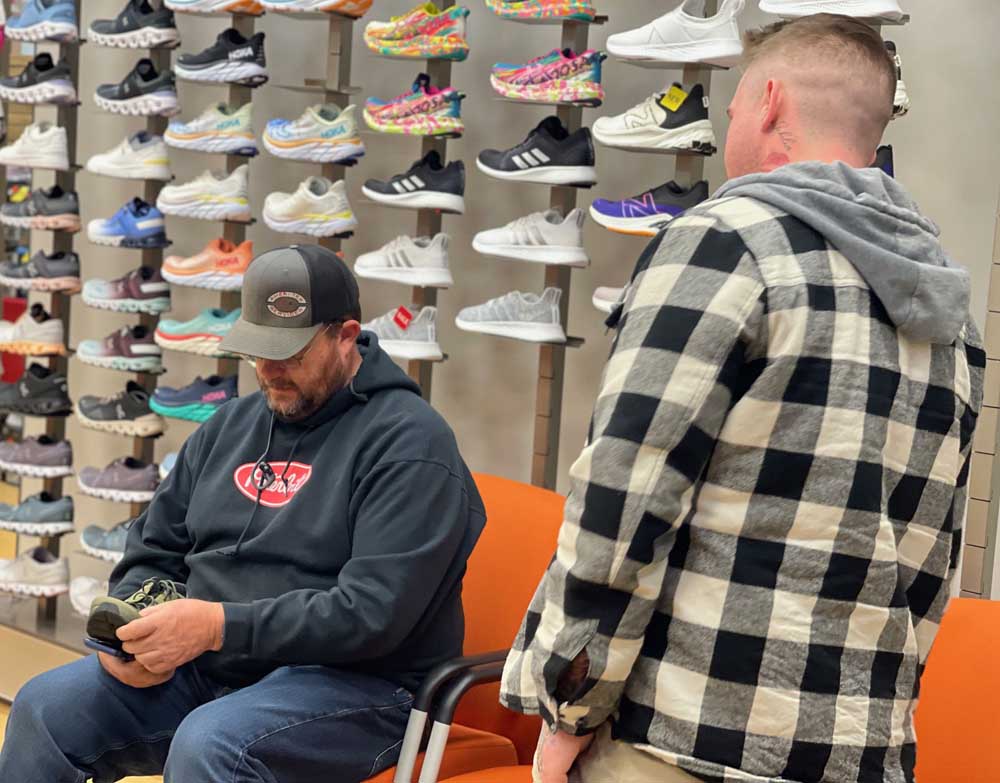 Shoppers come out to Broadway Square Mall to celebrate Black Friday ...