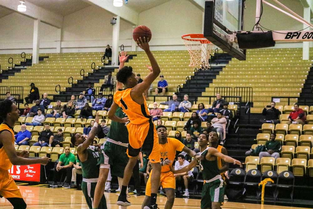 Thomas sparks No. 16 TJC by Paris; Home is finally sweet for Apache ...