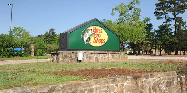 Bass Pro Shops employees work on finishing touches ahead of Tyler store ...
