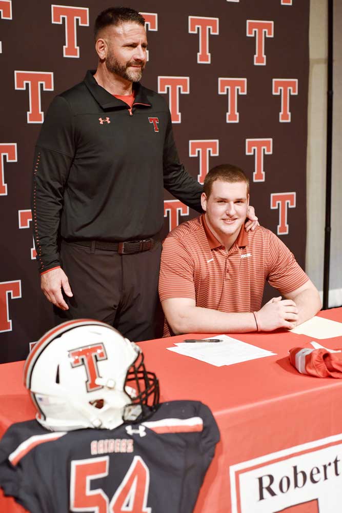 Tyler Lee offensive lineman Beaux Limmer signs with Arkansas | Tyler ...