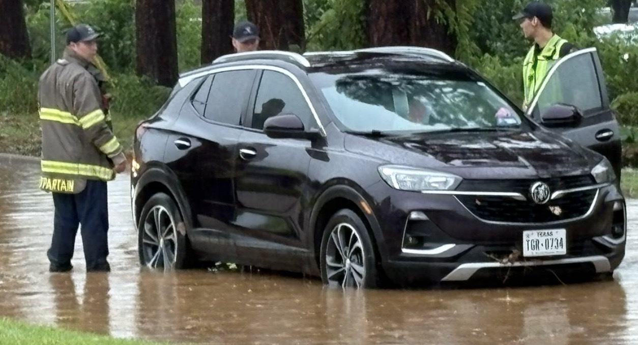 Authorities assist drivers on Tyler roadways after heavy rain | Tyler ...