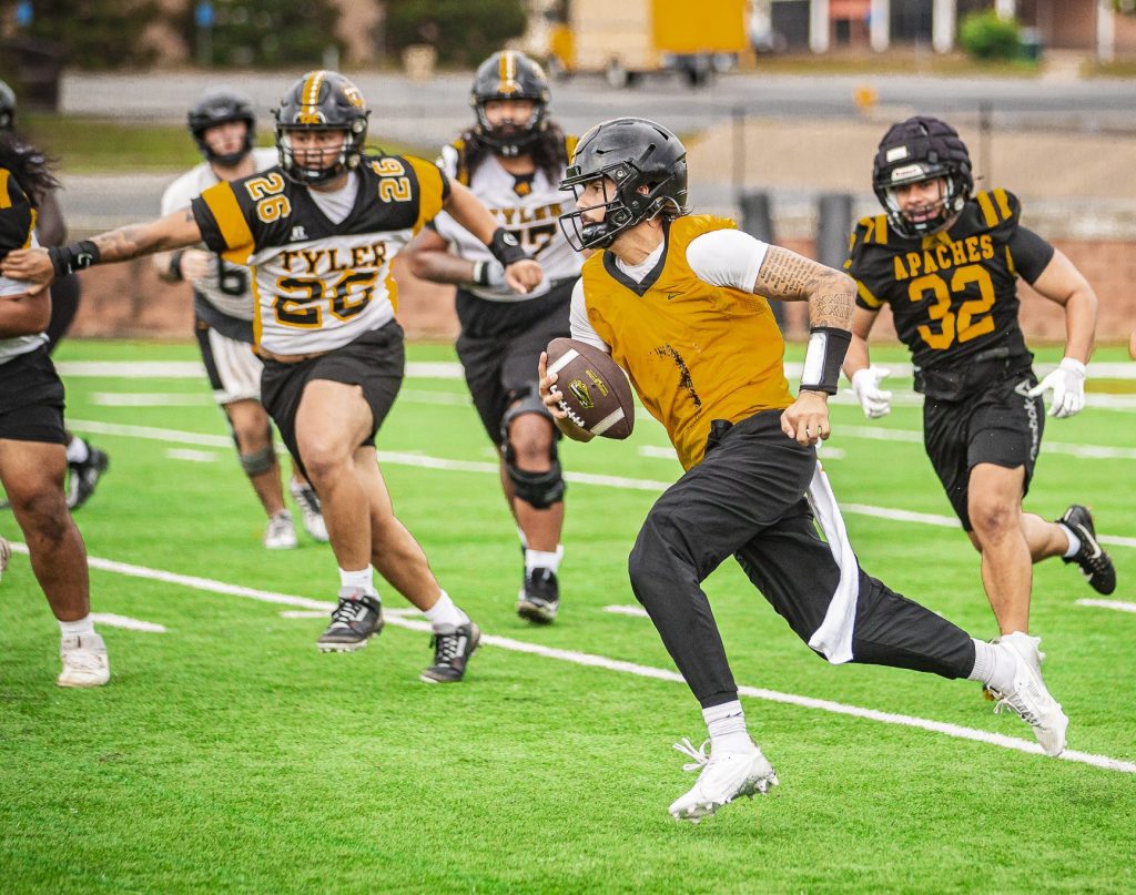 Apaches open football season with Kansas squad | Tyler Morning Telegraph