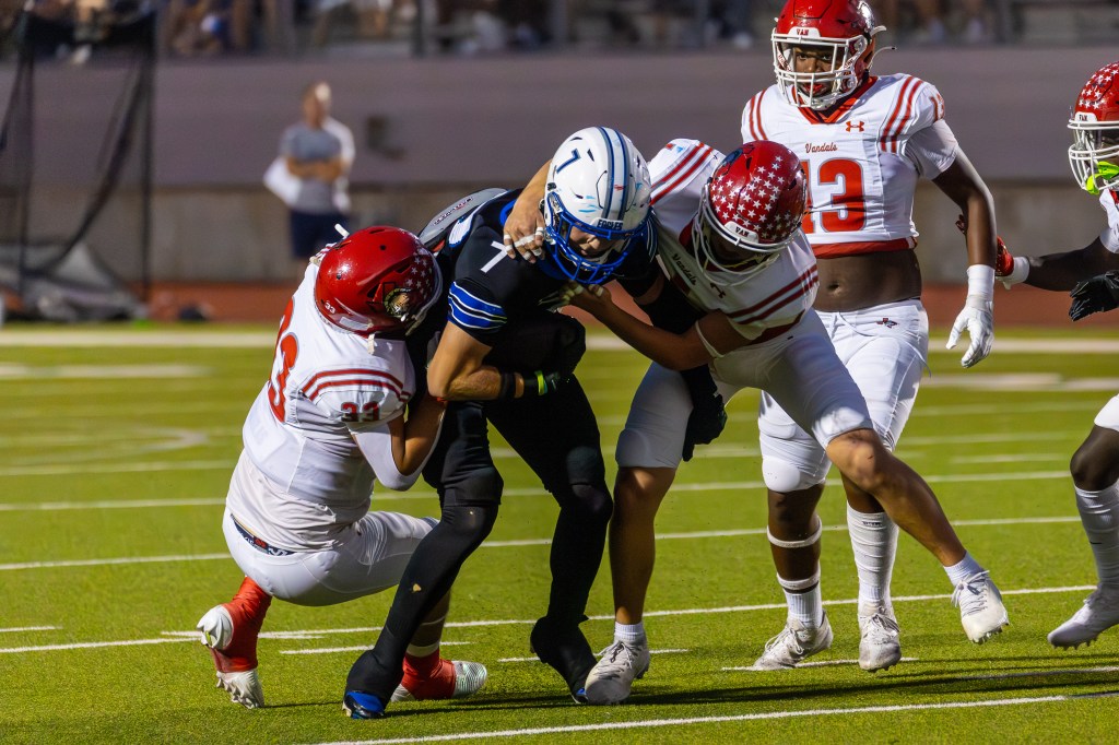 Down to the wire: Lindig’s late TD lifts Lindale to win over rival Van ...