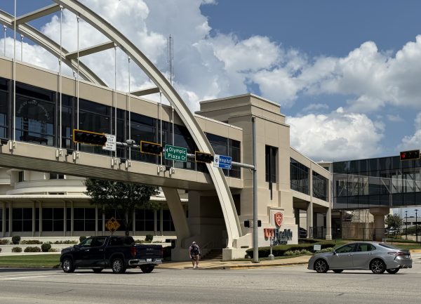 Police: Man pulled gun during argument at UT Health, prompting lockdown ...