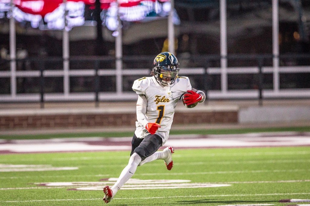 Fast Start: No. 5 Apaches roll to big win over Trinity Valley | Tyler ...