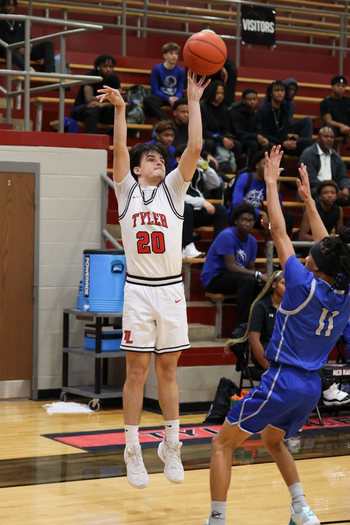 Tyler Legacy dominates North Forney, 68-29 | Tyler Morning Telegraph