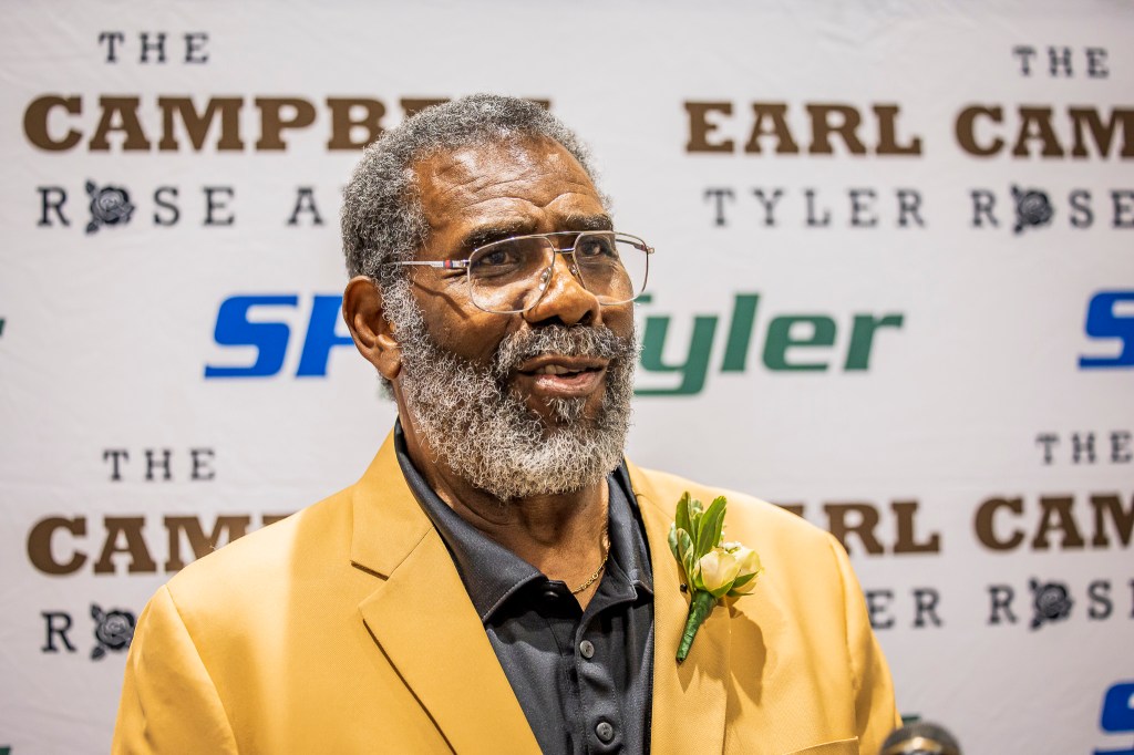 PHOTOS: 13th Earl Campbell Tyler Rose Award banquet, VIP reception in ...