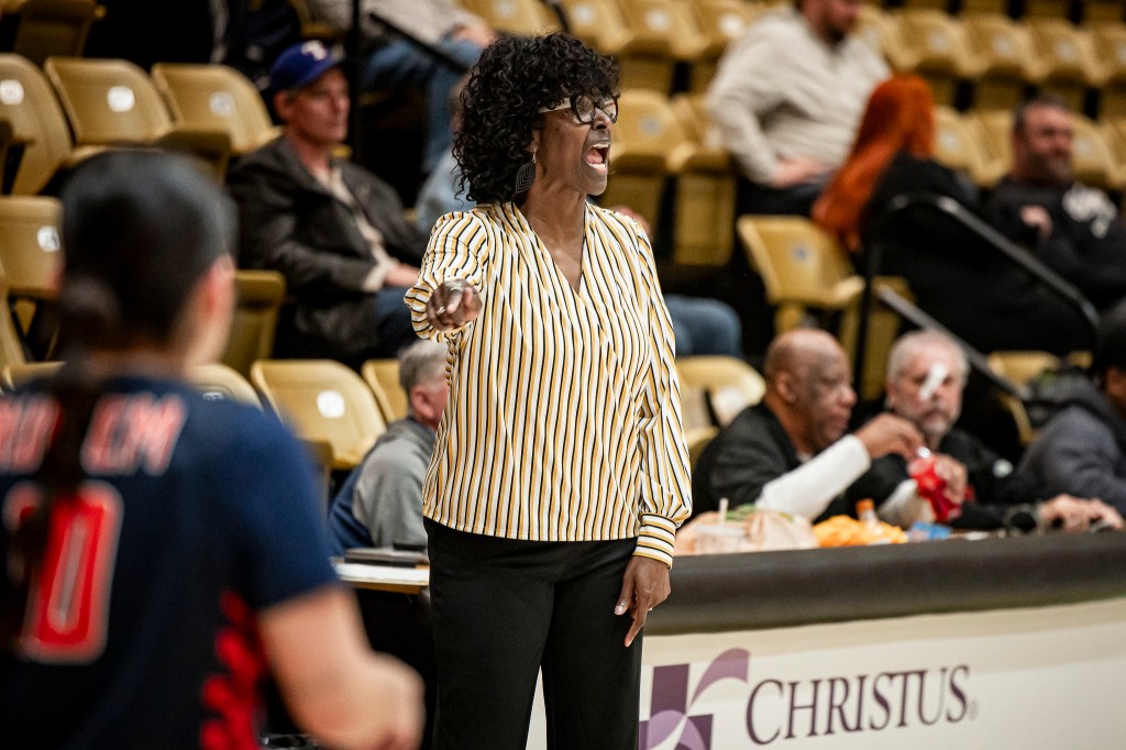 Apache Ladies roll to win over Angelina | Tyler Morning Telegraph