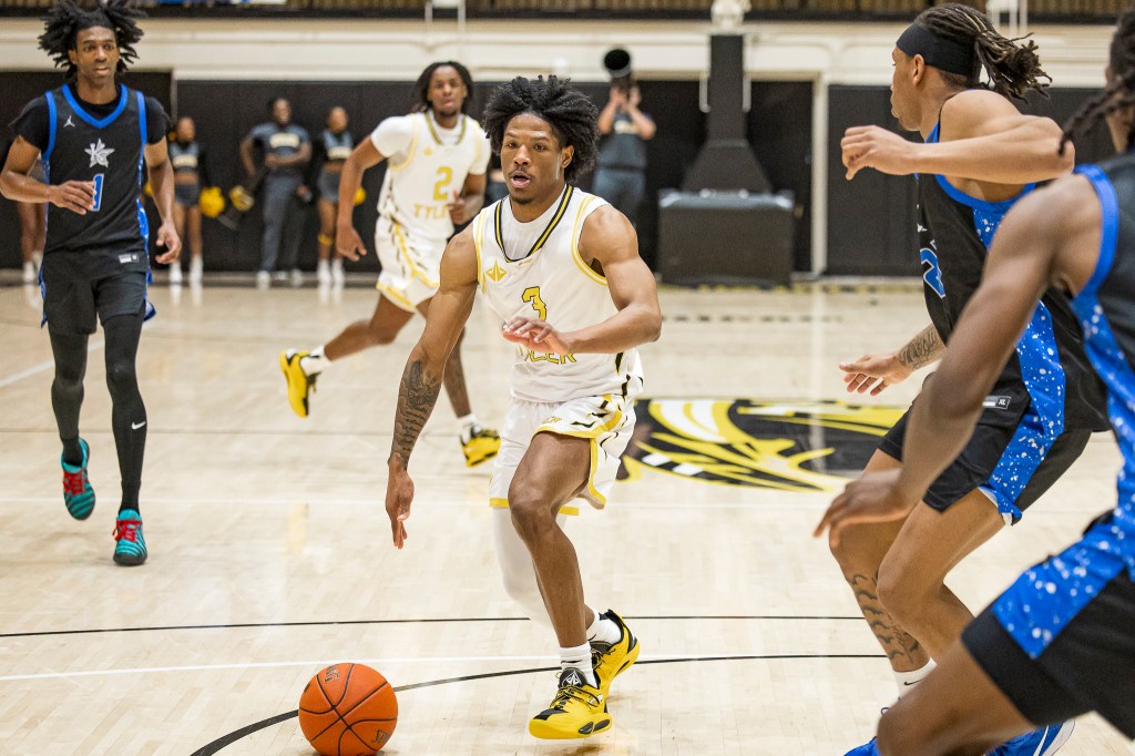 Apaches’ Chris Uwayo Jr. hits winning bucket vs. Kilgore | Tyler ...