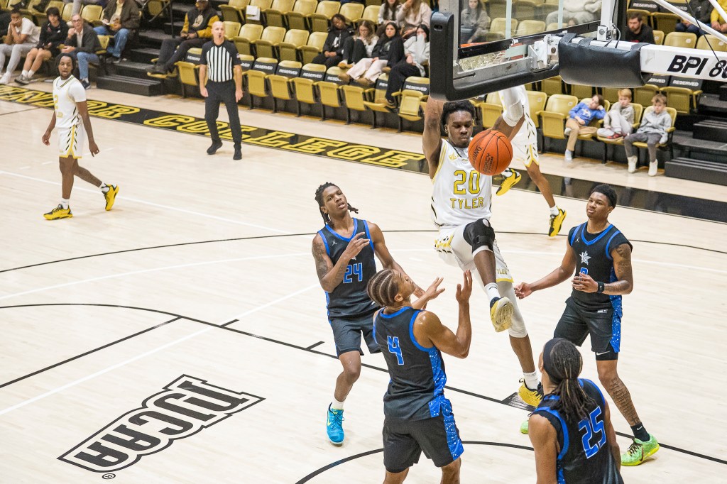 Apaches’ Chris Uwayo Jr. hits winning bucket vs. Kilgore | Tyler ...
